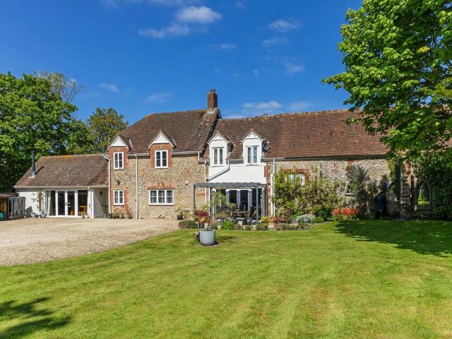 4 bedroom cottage for sale