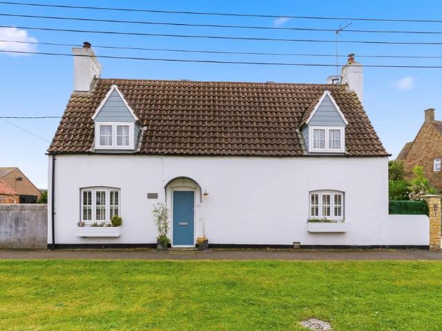 4 bedroom cottage for sale