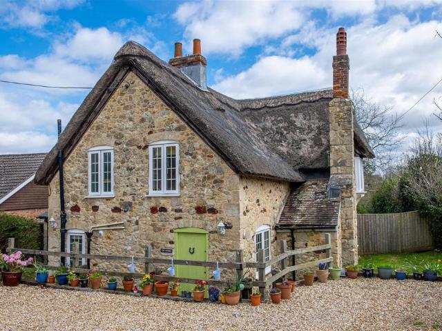 4 bedroom cottage for sale