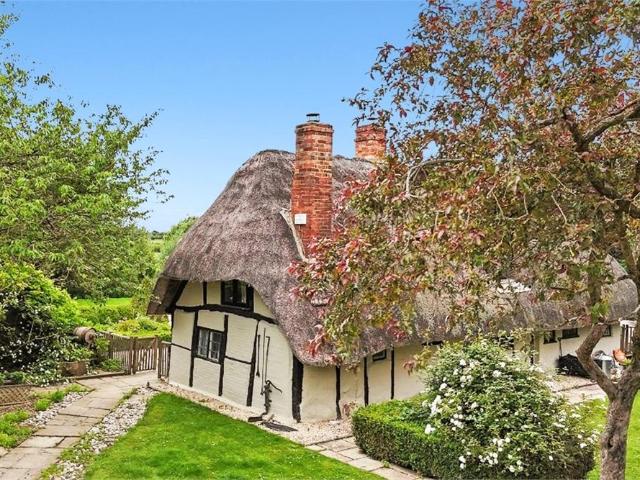 4 bedroom cottage for sale