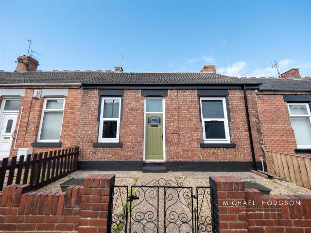 4 bedroom cottage for sale