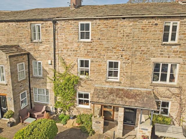 4 bedroom cottage for sale