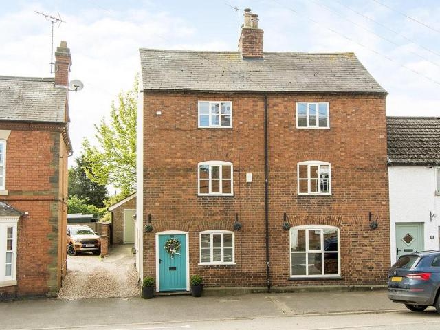 4 bedroom cottage for sale