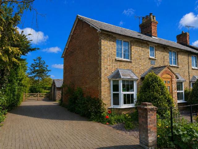 4 bedroom cottage for sale