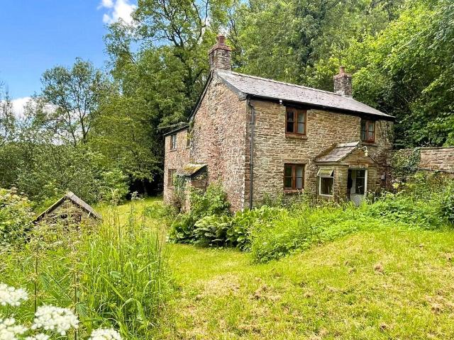 4 bedroom cottage for sale