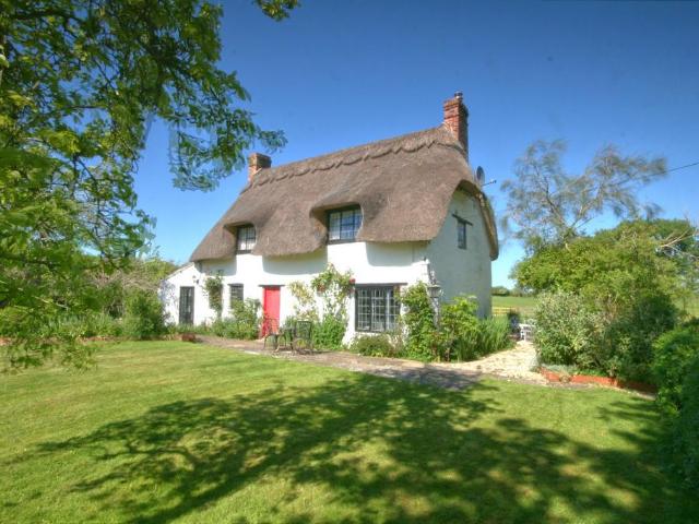 4 bedroom cottage for sale