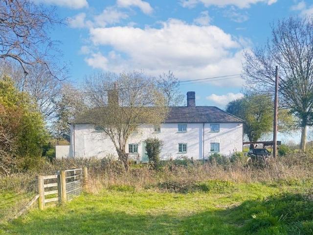 4 bedroom cottage for sale