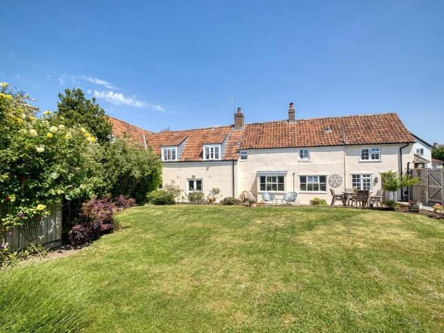 4 bedroom cottage for sale