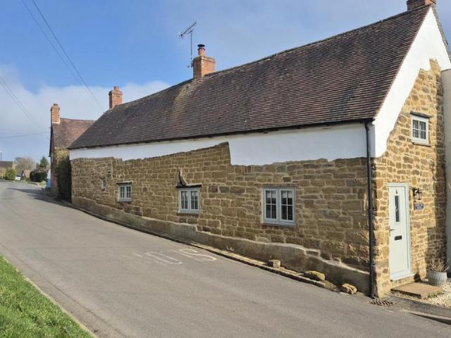 4 bedroom cottage for sale