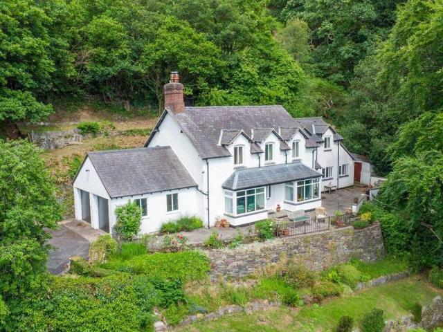 4 bedroom cottage for sale