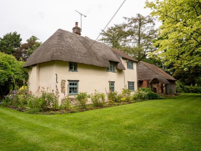 4 bedroom cottage for sale