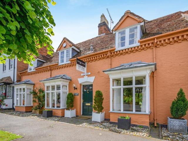 4 bedroom cottage for sale