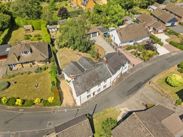 4 bedroom cottage for sale