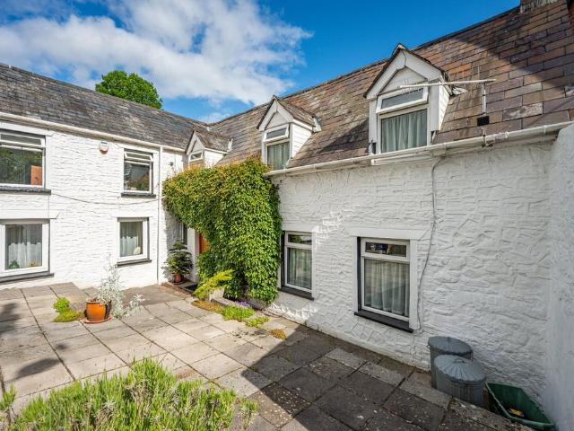 4 bedroom cottage for sale
