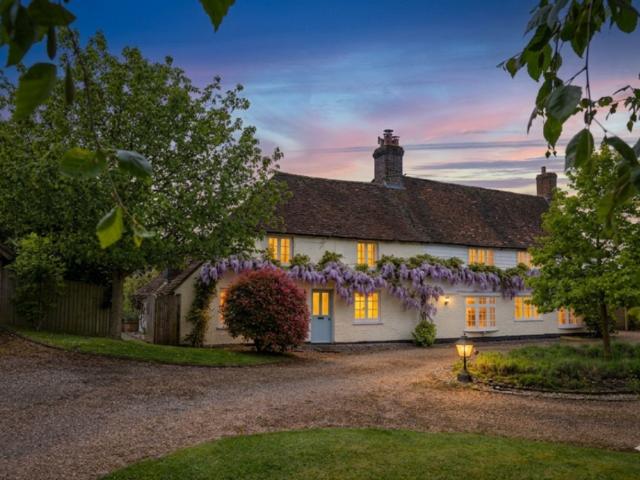 4 bedroom cottage for sale