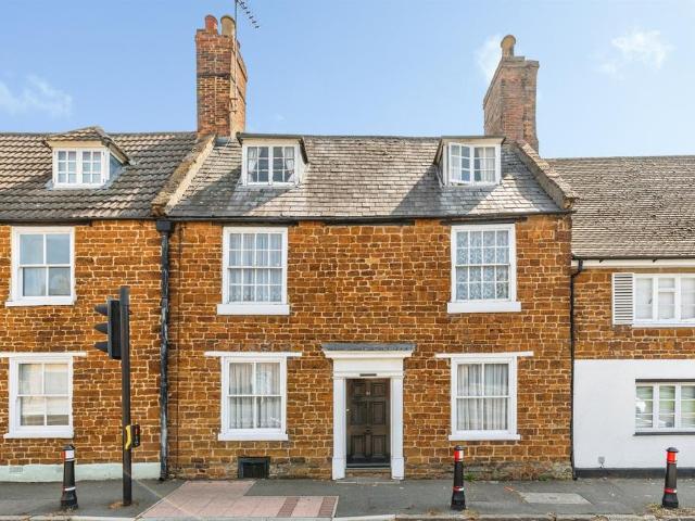 4 bedroom cottage for sale