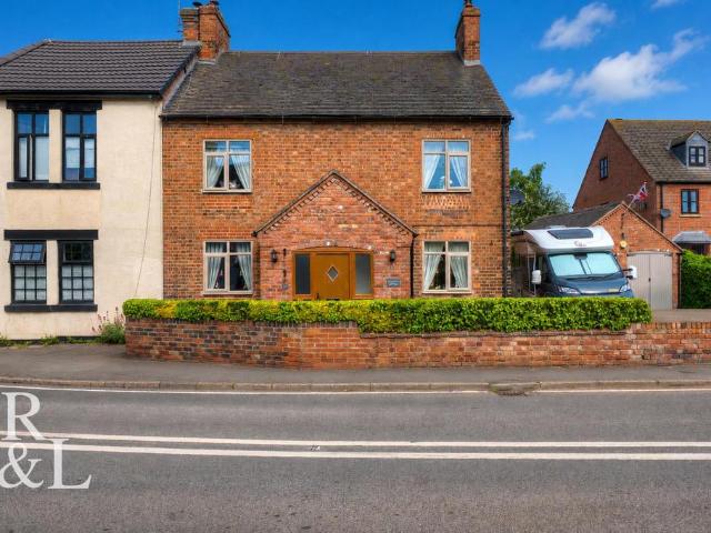 4 bedroom cottage for sale