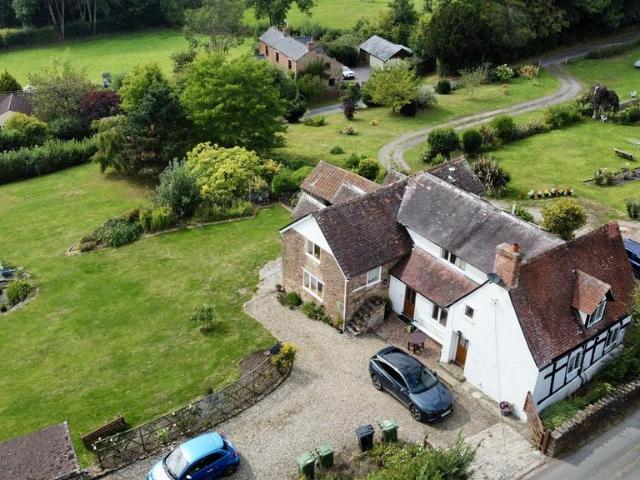 4 bedroom cottage for sale