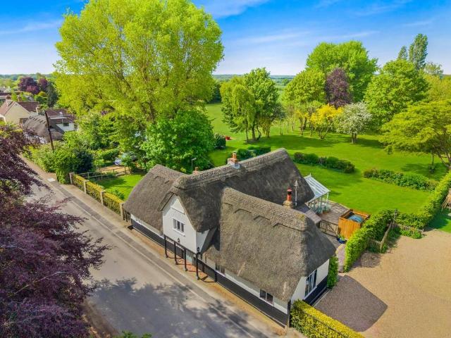 4 bedroom cottage for sale