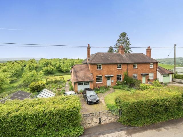 4 bedroom cottage for sale