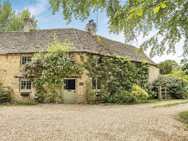 6 bedroom cottage for sale