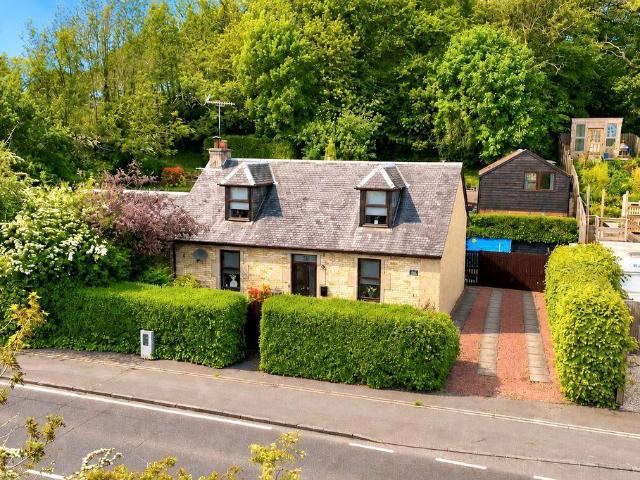 4 bedroom cottage for sale