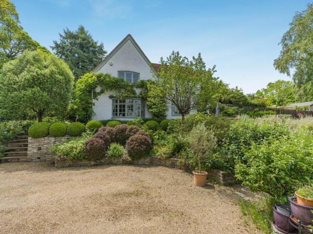 4 bedroom cottage for sale