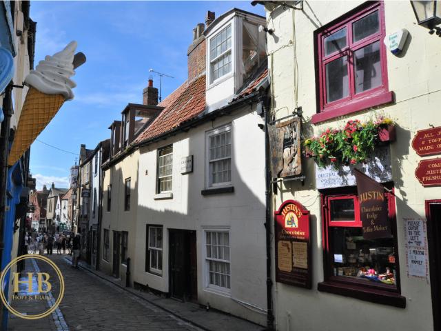 4 bedroom cottage for sale