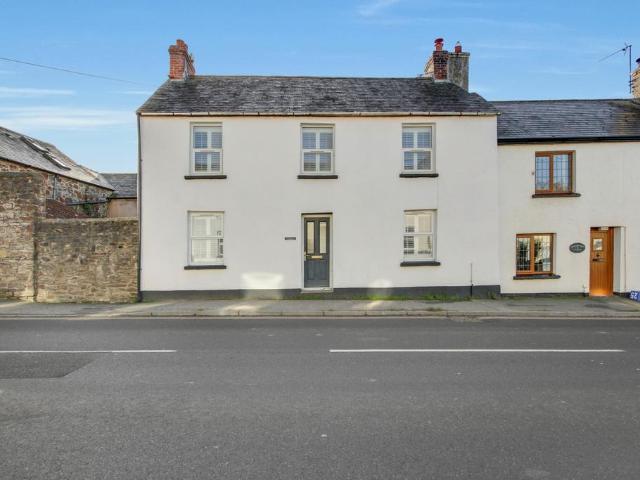 4 bedroom cottage for sale