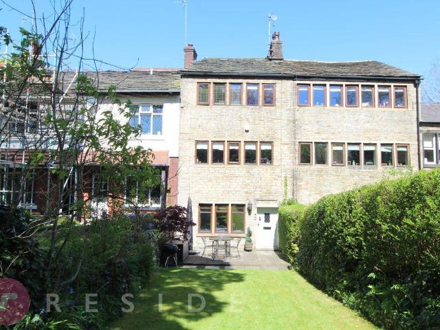 4 bedroom cottage for sale