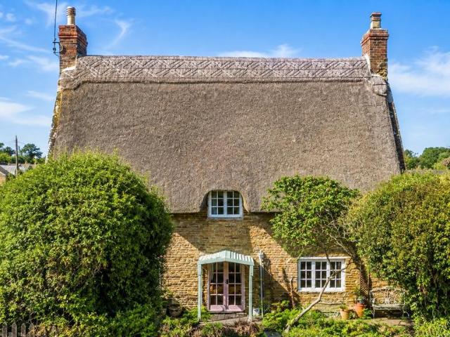 4 bedroom cottage for sale