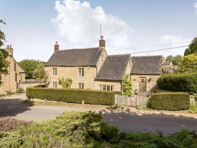 4 bedroom cottage for sale