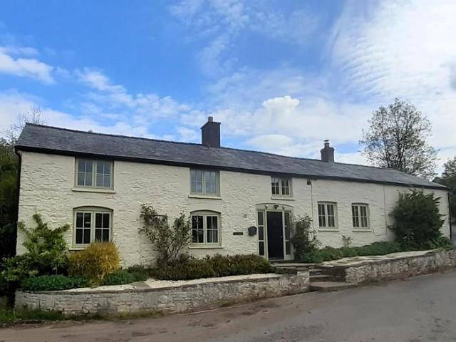 4 bedroom cottage for sale
