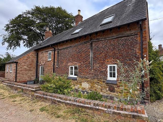 4 bedroom cottage for sale