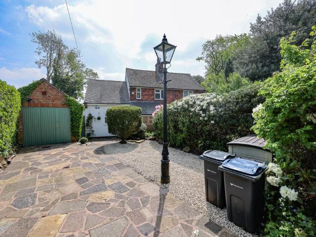 4 bedroom cottage for sale