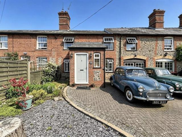 4 bedroom cottage for sale