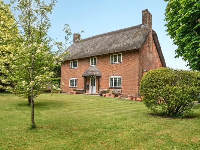 4 bedroom cottage for sale
