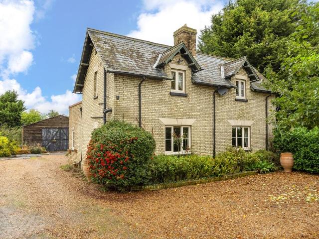 4 bedroom cottage for sale