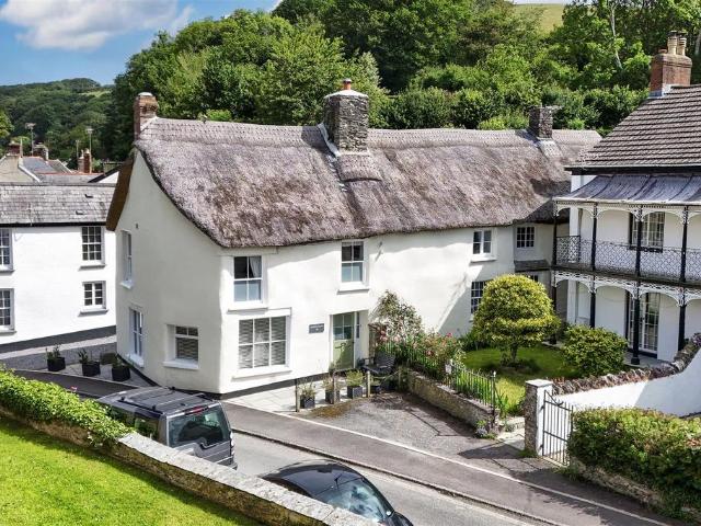 4 bedroom cottage for sale