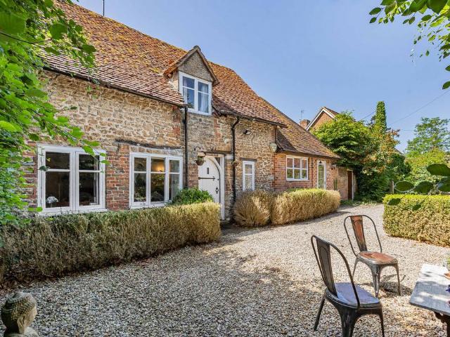 4 bedroom cottage for sale