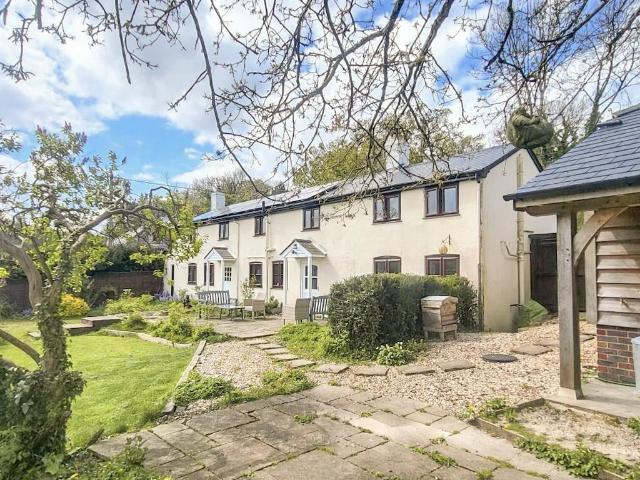 4 bedroom cottage for sale