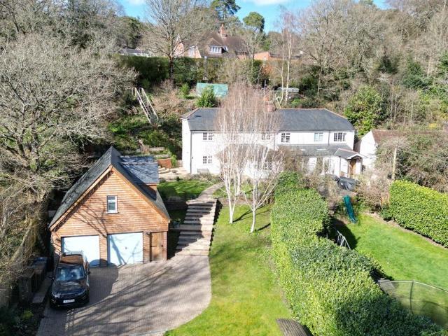 4 bedroom cottage for sale