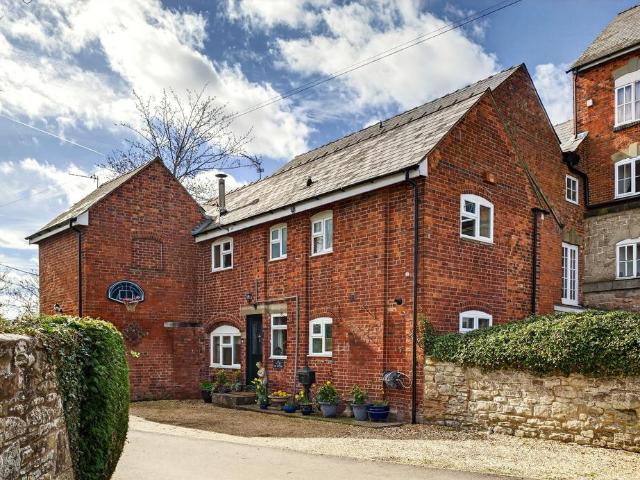 4 bedroom cottage for sale