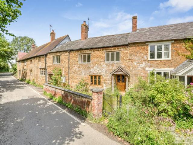 4 bedroom cottage for sale