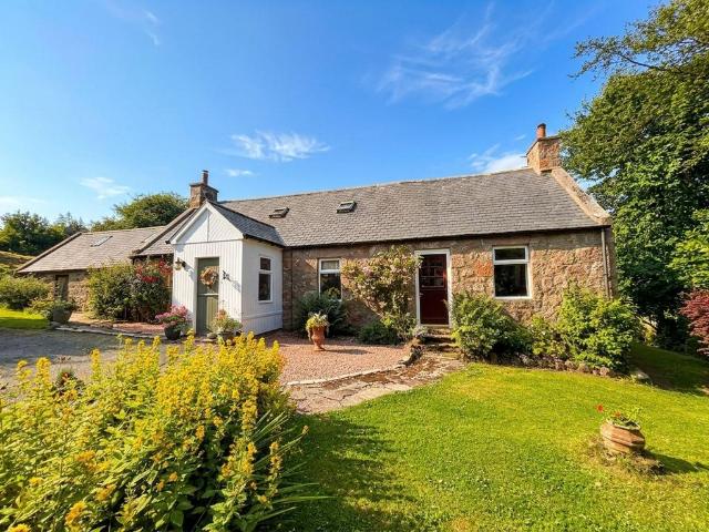 4 bedroom cottage for sale