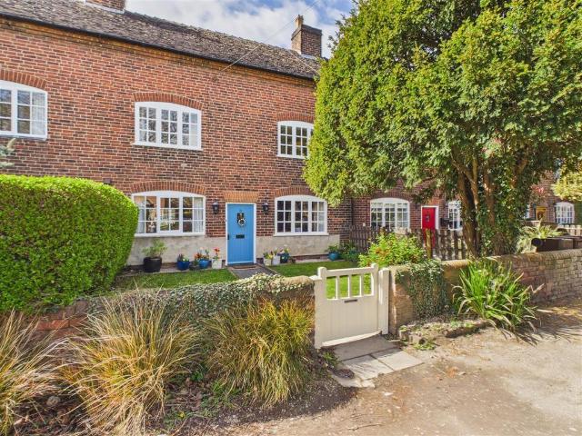 4 bedroom cottage for sale