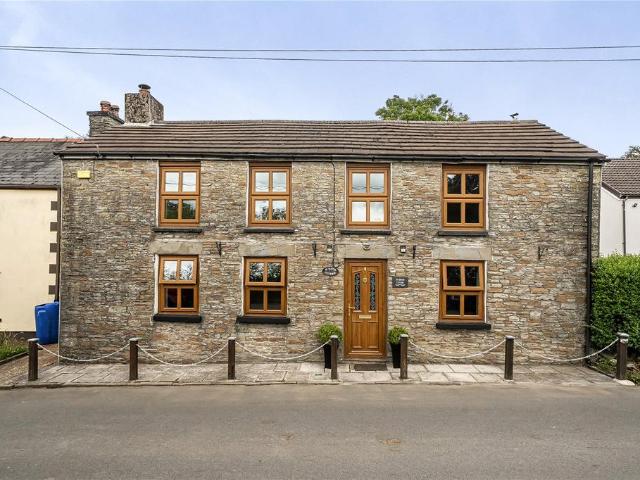 4 bedroom cottage for sale