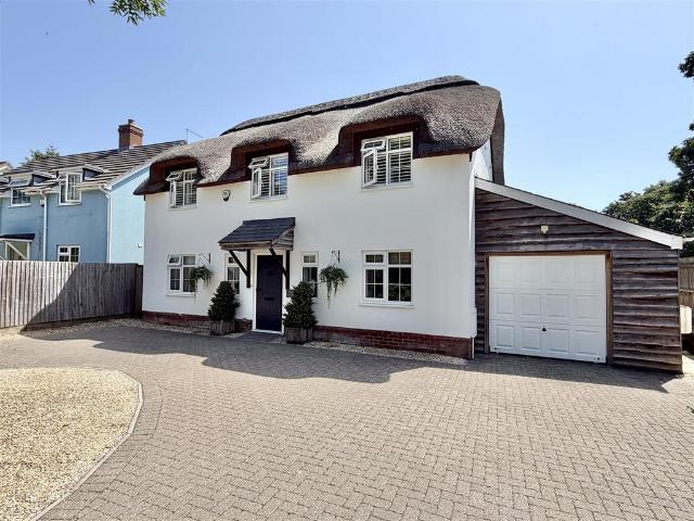 4 bedroom cottage for sale