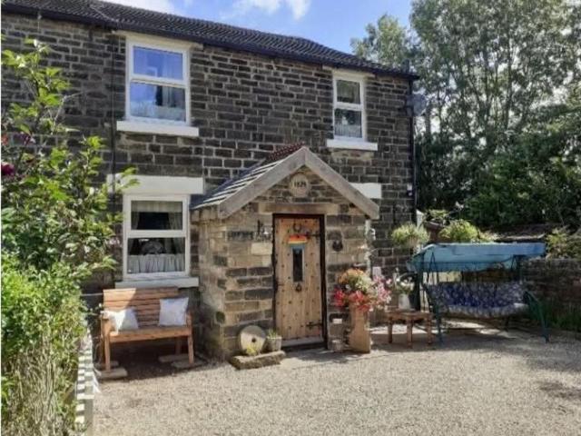 4 bedroom cottage for sale