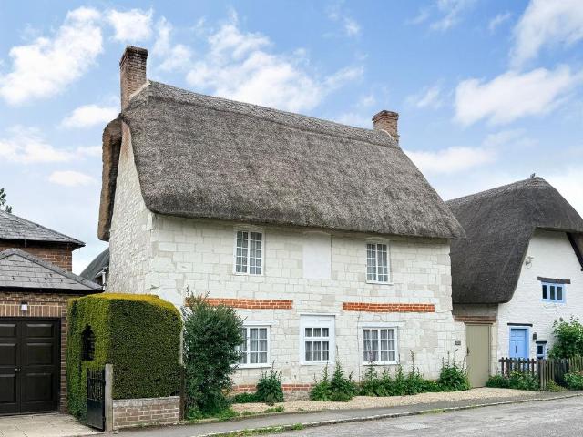 4 bedroom cottage for sale